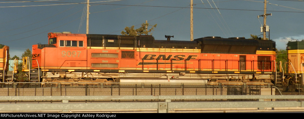 BNSF 9097